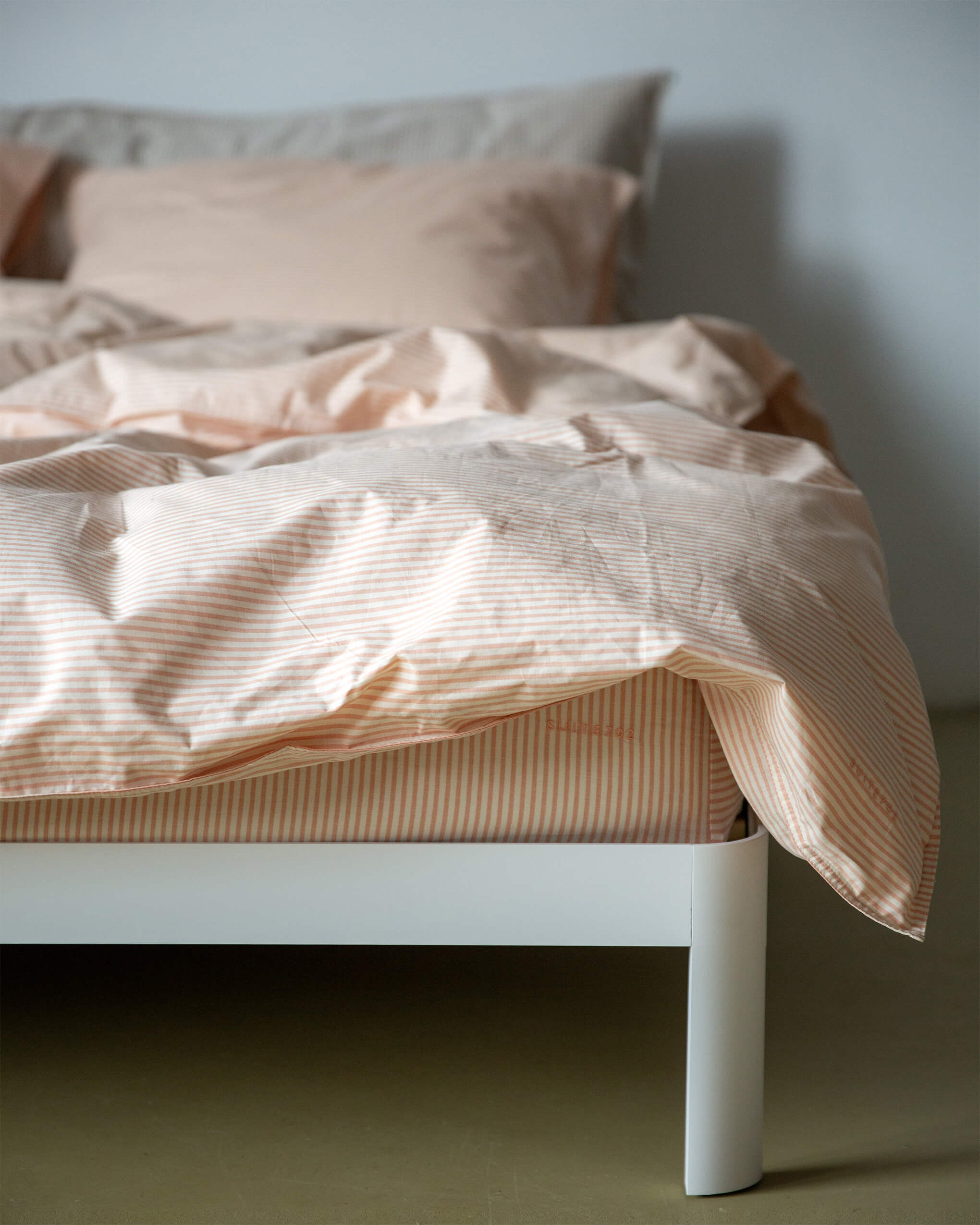 Ontdek luxe gestreept beddengoed bij SUITE702
